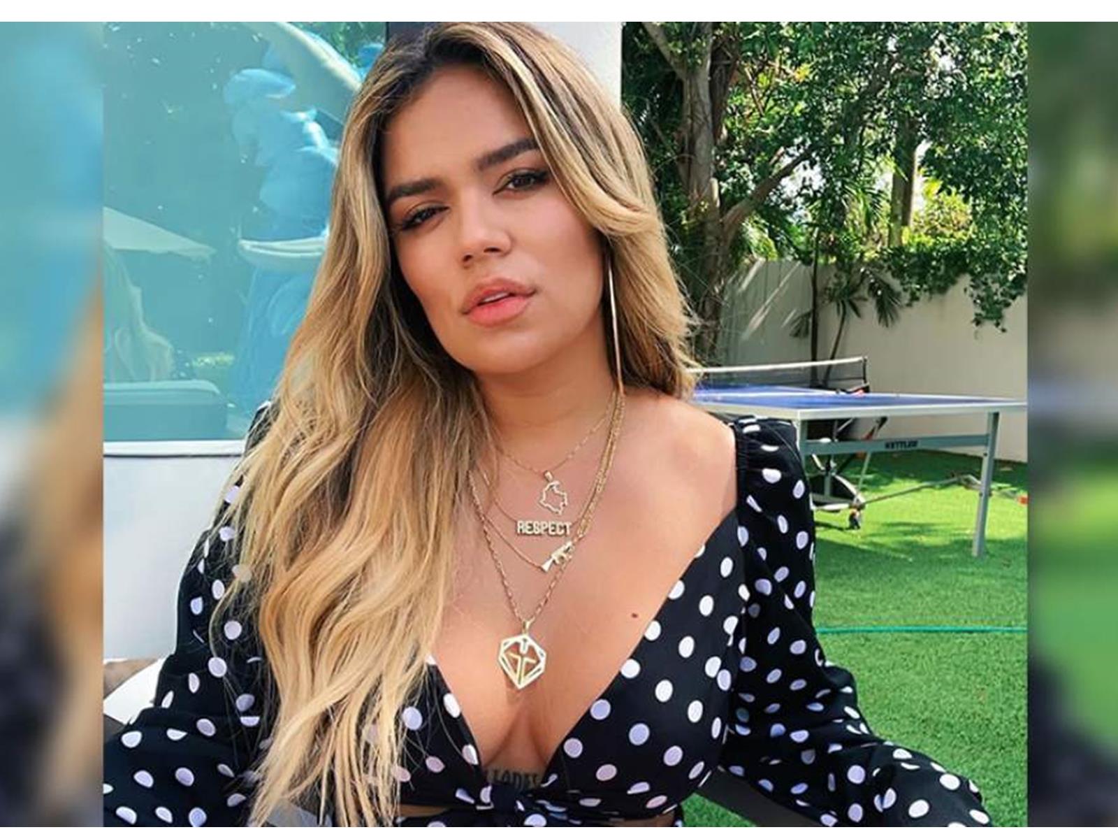 Karol G presume sus atributos en esta fotografía - Chapin Radios