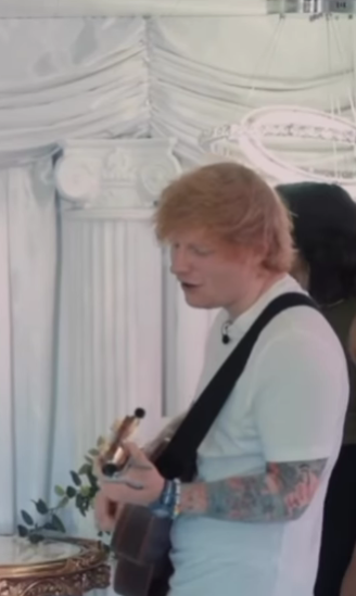 Ed Sheeran sorprende a novios en plena boda (VIDEO)
