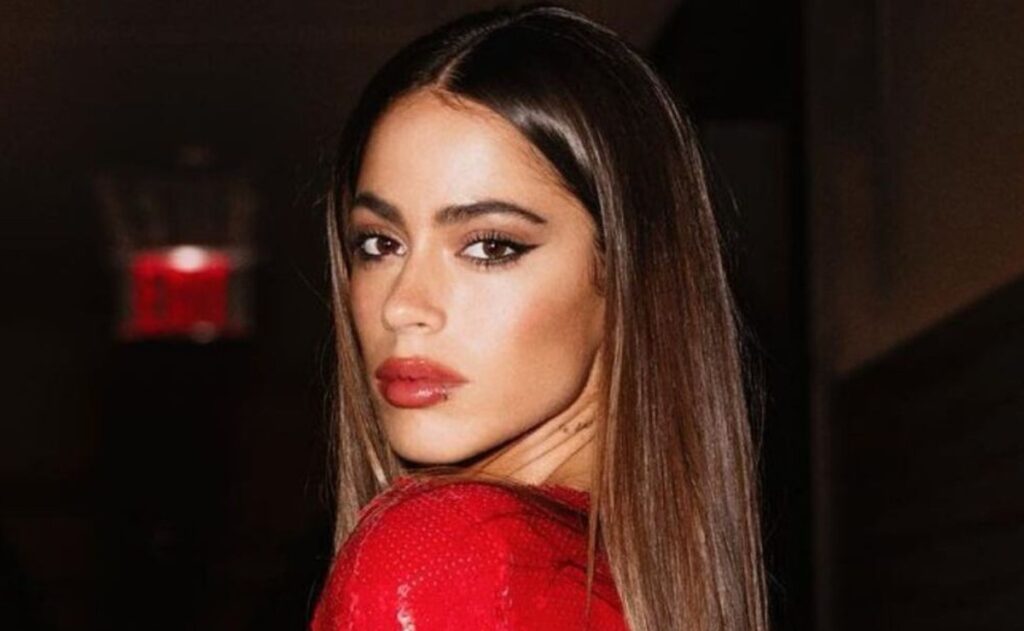 El sorprendente cambio físico de TINI Stoessel tras cirugía estética ...