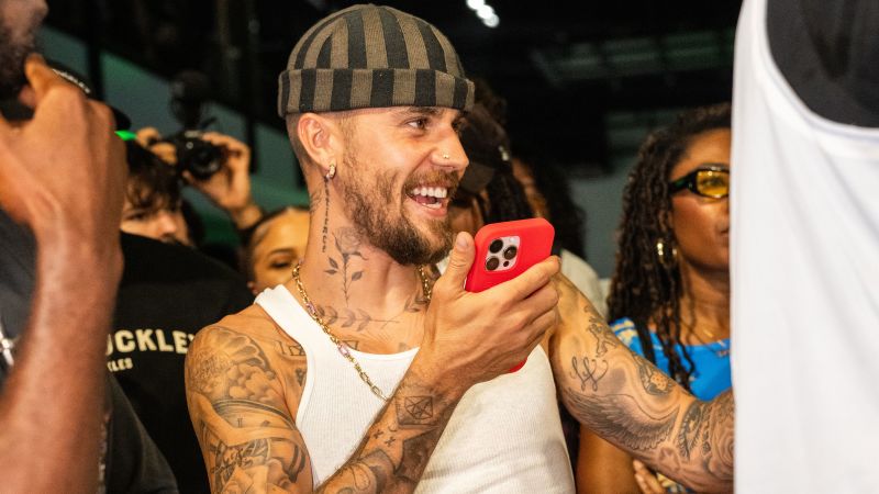 Justin Bieber anuncia por sorpresa Swag II, su nuevo álbum que llega este viernes - Chapin Radios