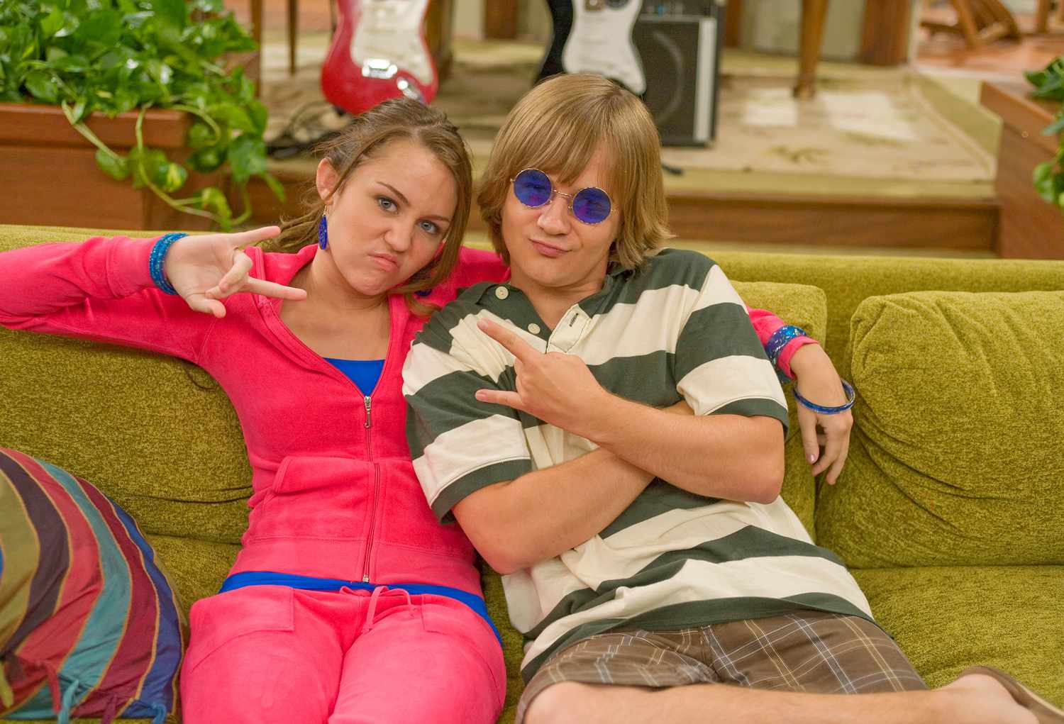 Jason Earles ocultó su edad real para conseguir su papel en Hannah ...